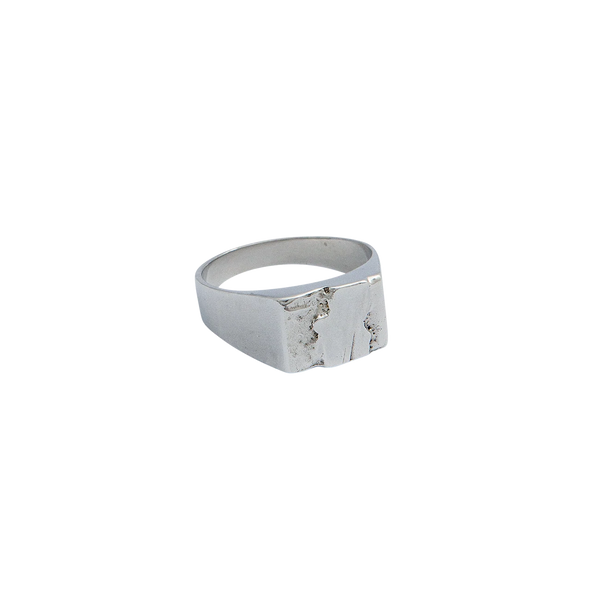 Meltdown Signet Ring – IAMELENI